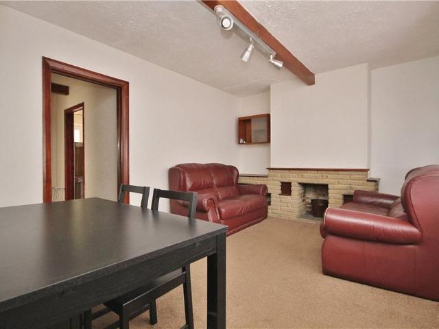 Aldershot Road, Guildford, Surrey, GU2 8AJ
