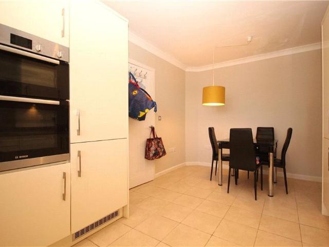 Aldershot Road, Guildford, Surrey, GU2 8AQ