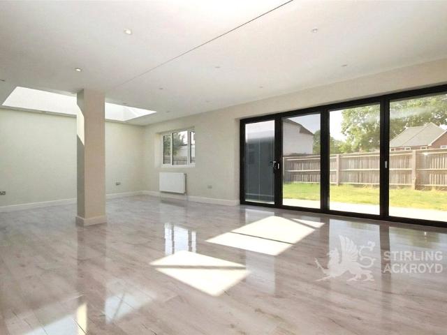 Aldershot Road, Guildford, Surrey, GU2 8AQ
