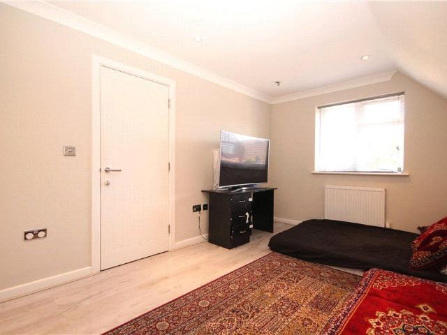 Aldershot Road, Guildford, Surrey GU2, Room to rent, £775 pcm | PrimeLocation