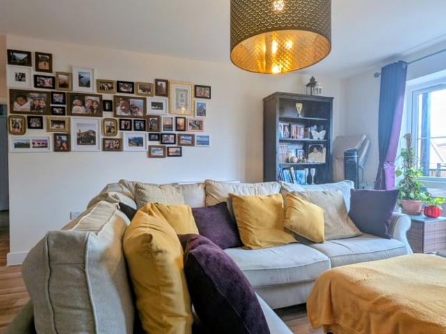 Alderson Grove, Surrey KT12, 2 bed flat to rent, £2,500 pcm | PrimeLocation