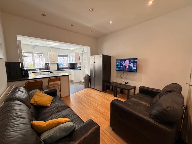 Alderson Road, Sheffield S2 5 bed terraced house to rent £1,950 pcm £450 pw