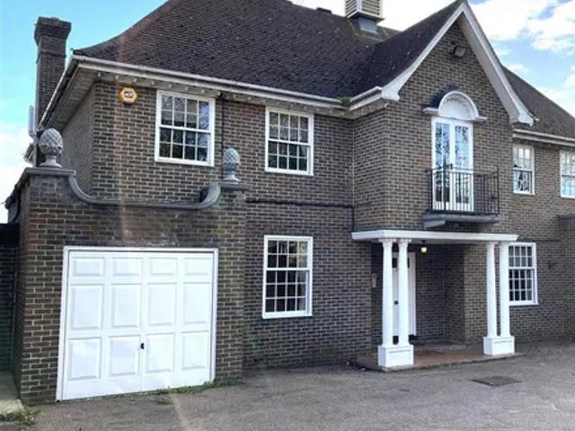 Alderton Hill, Loughton, IG10 3JD, United Kingdom | 5 bed house for rent #136167637 | Rentberry