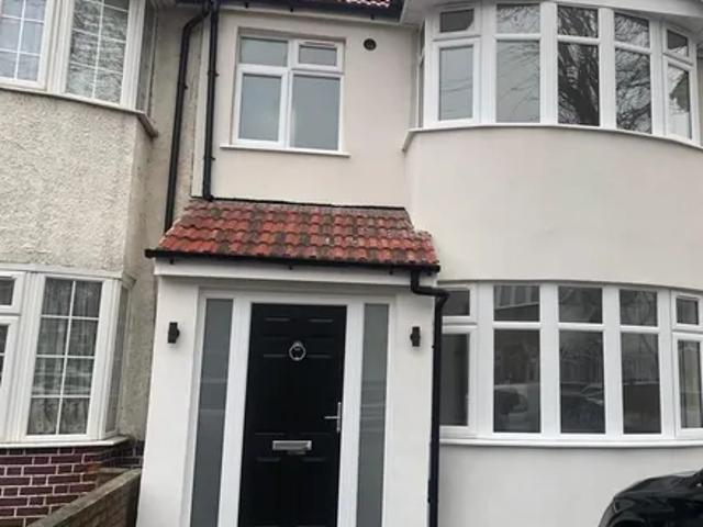 Alderwick Drive, London, TW3 1SF, United Kingdom | 4 bed townhouse for rent #137932421 | Rentberry