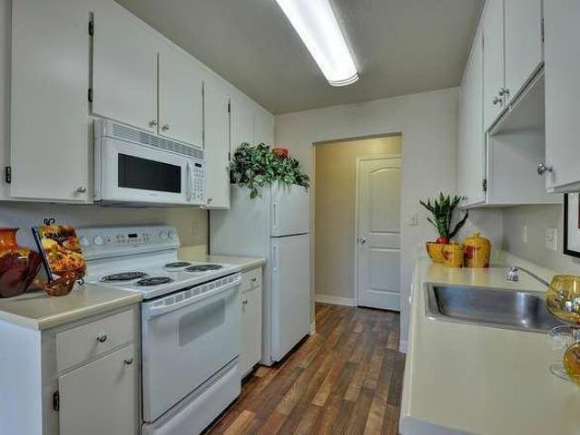 Alderwood Apartments 2 Bedroom Apartment for Rent at 1452 162nd Ave, Ashland, CA 94578 Ashland
