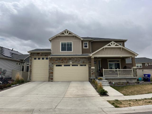Alderwood Dr