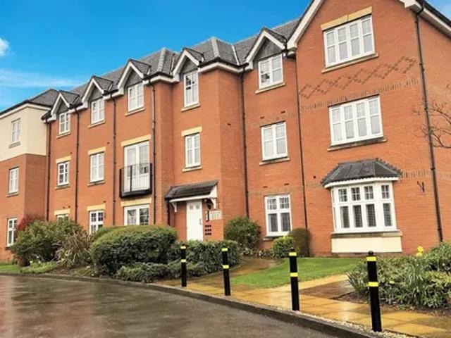 Alderwood Place, Solihull, B91 3HX, United Kingdom | 2 bed apartment for rent #168166520 | Rentberry