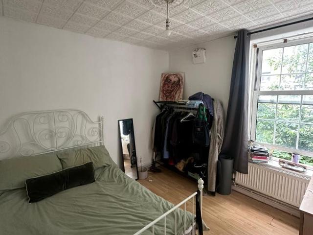 Aldgate East, E1, Comfy 4 Double Bedroom Flat