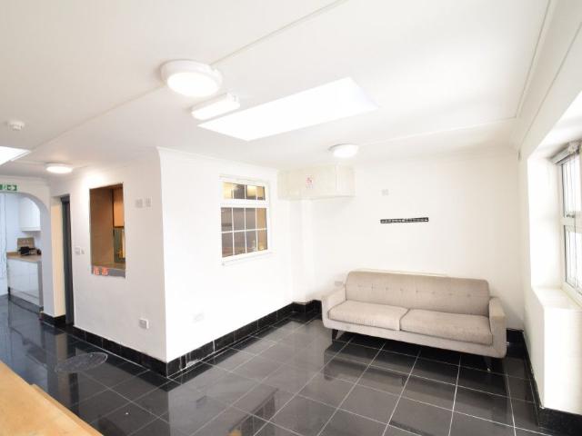 Aldine Street, London W12, Room to rent, £823 pcm | PrimeLocation