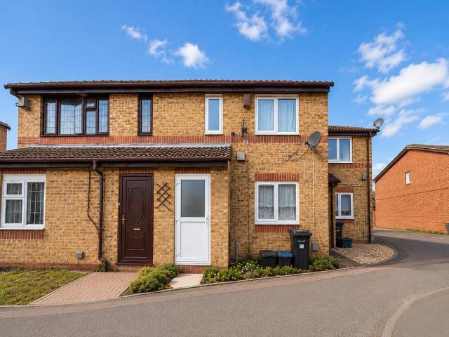 Aldington Close, Chadwell Heath, Essex 3 bed terraced house to rent £2,300 pcm £531 pw