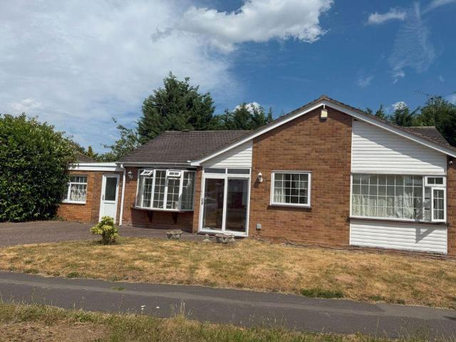 ALDRIN WAY, CANNON PARK, COVENTRY CV4. 5 bed bungalow to rent £2,250 pcm £519 pw