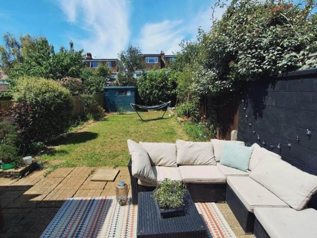 Aldrington Avenue, Hove 3 bed house to rent £6,825 pcm £1,575 pw
