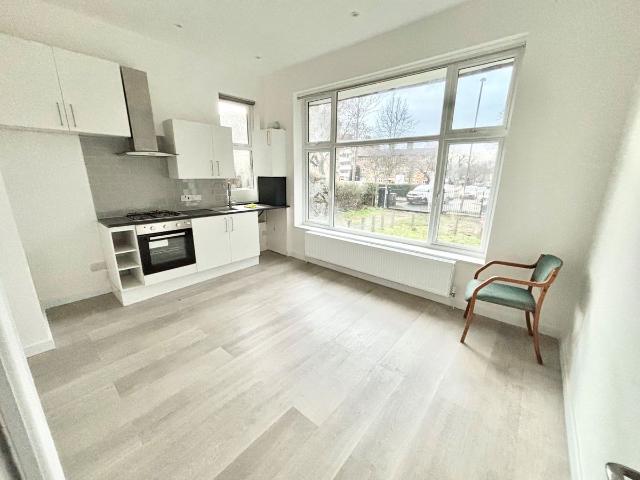 Aldrington Road, Furzedown, Streatham SW16, 1 bed flat to rent, £1,450 pcm | PrimeLocation