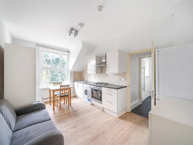 Aldrington Road, London SW16, 1 bed flat to rent, £1,350 pcm | PrimeLocation