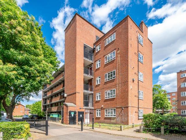 Aldrington Road, London SW16 2 bed apartment to rent £1,950 pcm £450 pw