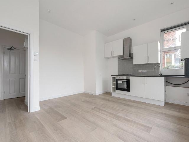 Aldrington Road, Tooting Common, London SW16, 1 bed flat to rent, £1,450 pcm | PrimeLocation