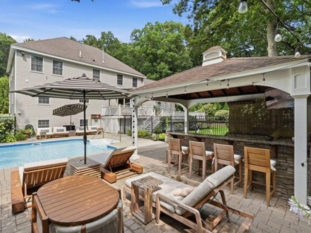 Aldrich Rd, Wilmington, Home For Sale