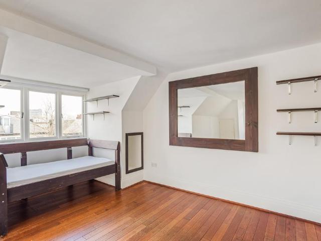 Aldridge Road Villas, London, W11 2 bed flat to rent £2,860 pcm £660 pw