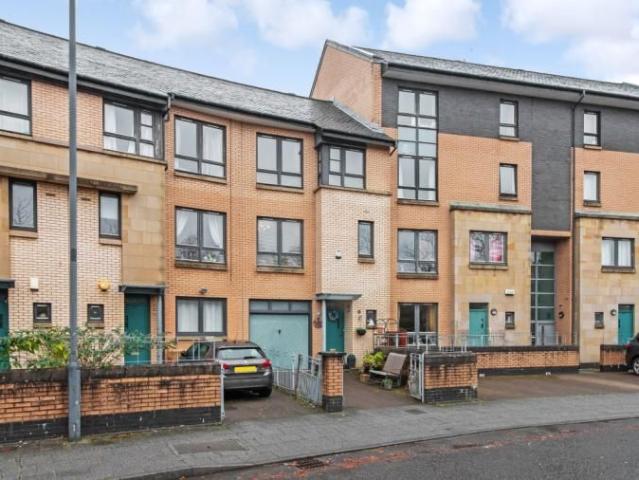 Alexander Crescent, Glasgow G5, 2 bed flat to rent, £1,350 pcm | PrimeLocation