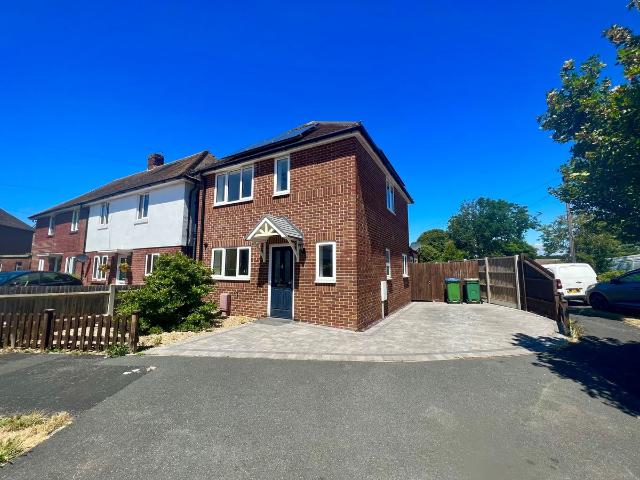 Alexander Grove, Fareham PO16, 2 bed property to rent, £1,650 pcm | PrimeLocation