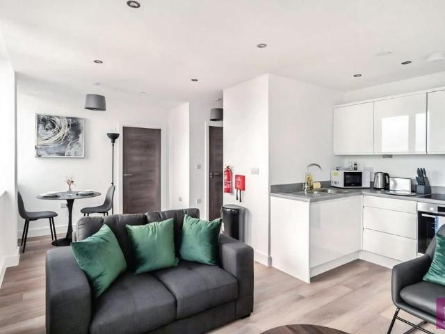 Alexander House, 94 Talbot Road, Old. 1 bed flat to rent £1,050 pcm £242 pw