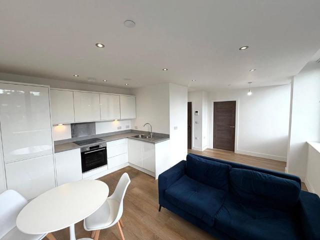 Alexander House, Old Trafford M16 1 bed apartment to rent £1,050 pcm £242 pw