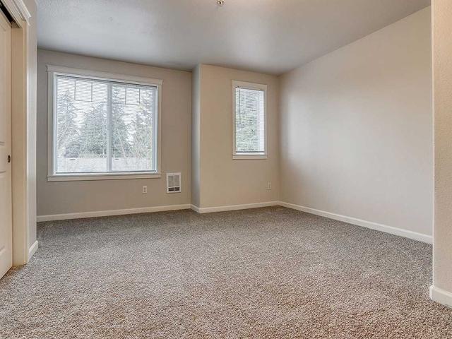 Alexander Heights 3 Bedroom Apartment for Rent at 15075 Se Powell Blvd, Portland, OR 97236 Centennial
