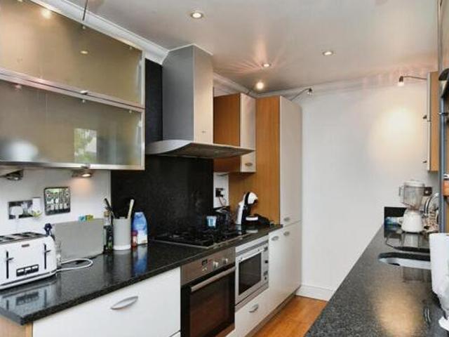 Alexander Mews, High Street, 2 Bedroom Flat