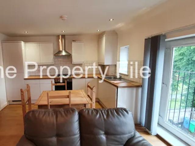 Alexandra Court, 30 Platt Lane, Victoria Park, Manchester, M14 7NZ, United Kingdom | 4 bed apartment for rent #154570814 | Rentberry