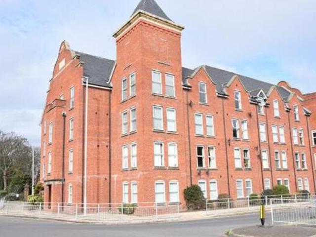 Alexandra Court, College Road, 2 Bedroom Apartment