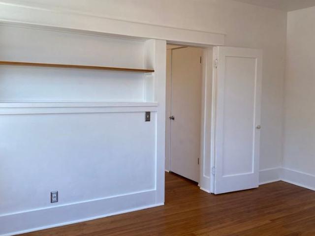 Alexandra Court Apartments Studio Apartment for Rent at 125 Nw 20th Pl, Portland, OR 97209 Northwest District