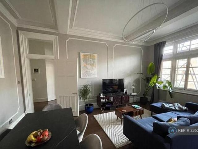 Alexandra Court, London, 2 Bedroom Flat