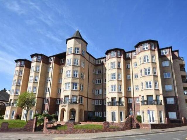 Alexandra Court, The Esplanade, 2 Bedroom Flat