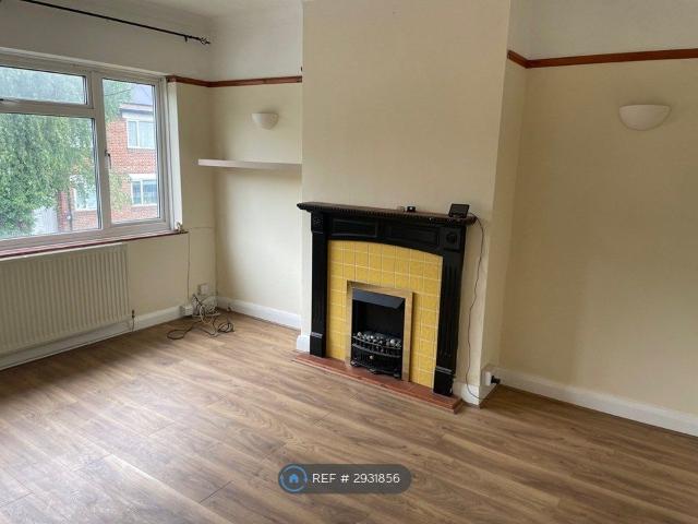 Alexandra Close, Harrow HA2, 2 bed maisonette to rent, £1,600 pcm | PrimeLocation