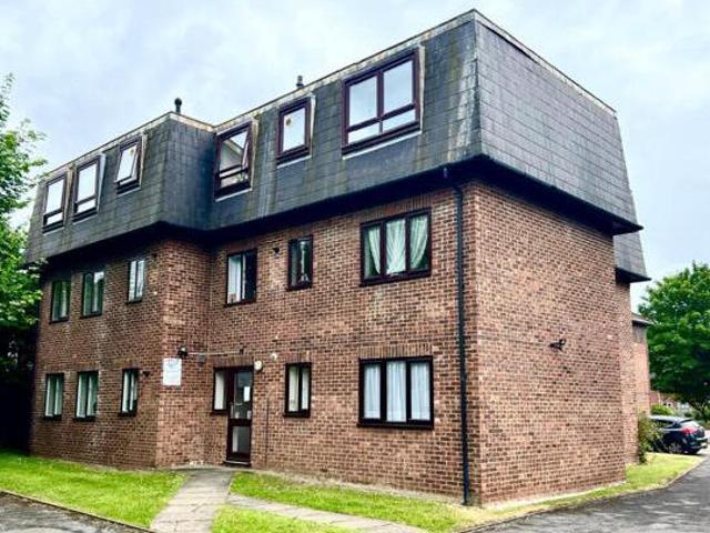 Alexandra Avenue, Camberley, 1 Bedroom Flat