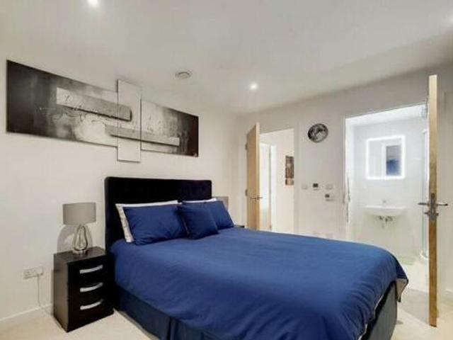 Alexandra Avenue, Emporium Court, 2 Bedroom Flat