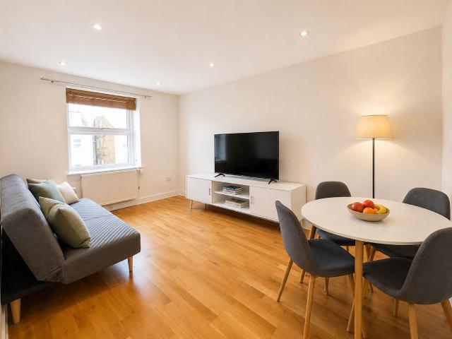 Alexandra Grove, London N4, 2 bed flat to rent, £2,500 pcm | PrimeLocation