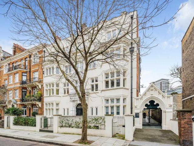 Alexandra House, London W2 3 bed flat to rent £3,510 pcm £810 pw