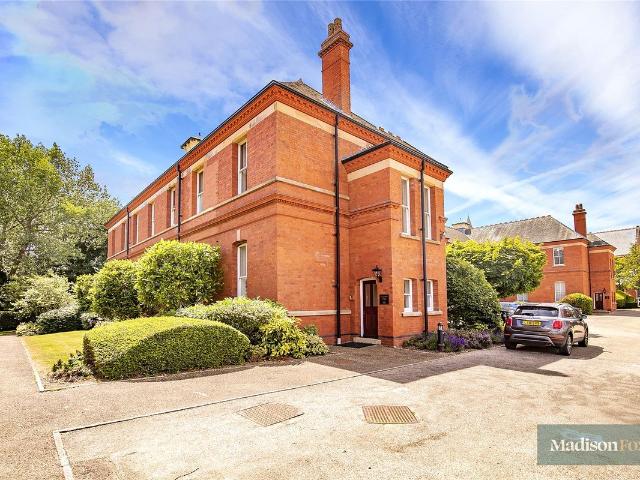 Alexandra House, Richmond Drive, Woodford Green, Essex IG8, 3 bed flat to rent, £2,600 pcm | PrimeLocation