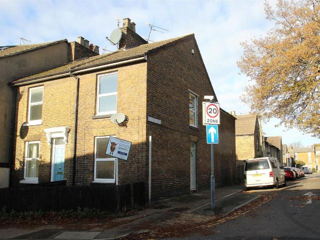 Alexandra Street, Maidstone, Kent ME14, 2 bed end terrace house to rent, £1,250 pcm | PrimeLocation