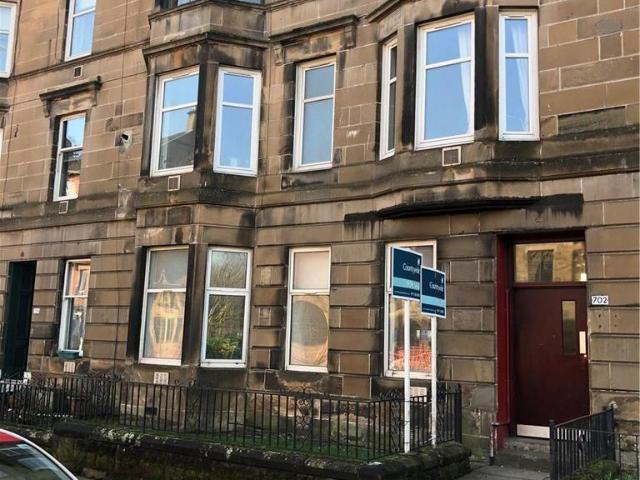 Alexandra Parade, Dennistoun, Glasgow. 2 bed flat to rent £1,295 pcm £299 pw