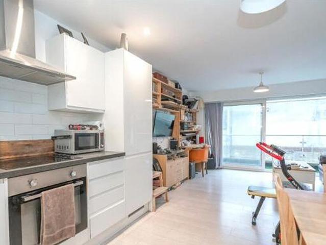Alexandra Park Road, London, 2 Bedroom House
