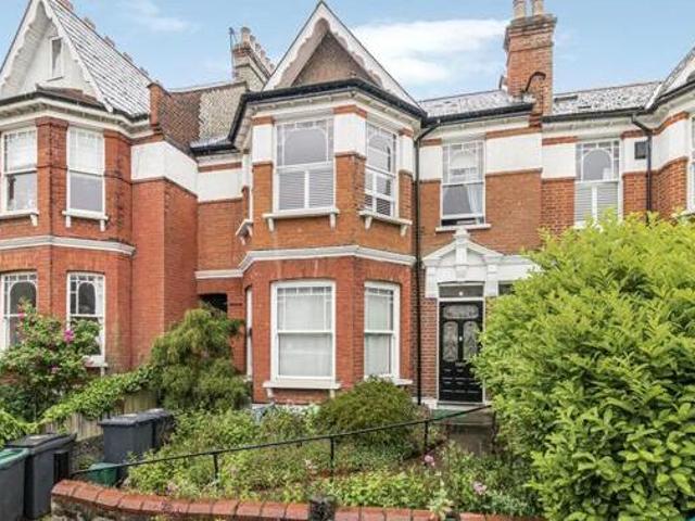 Alexandra Park Road, London, 3 Bedroom Apartment