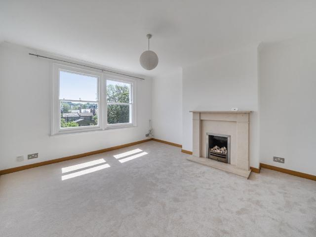 Alexandra Park Road, London N10, 2 bed flat to rent, £2,200 pcm | PrimeLocation