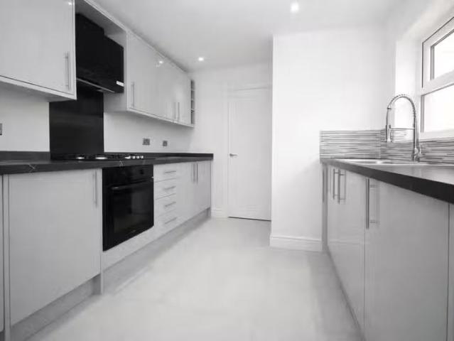 Alexandra Place, London, SE25 6JE