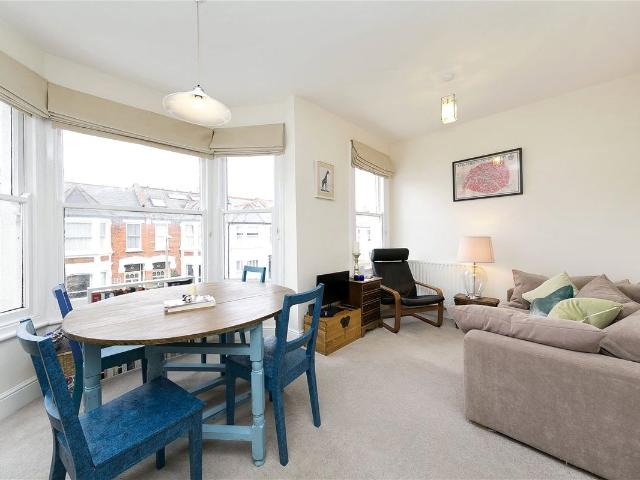 Alexandra Road, Twickenham, Middlesex TW1, 1 bed flat to rent, £1,650 pcm | PrimeLocation