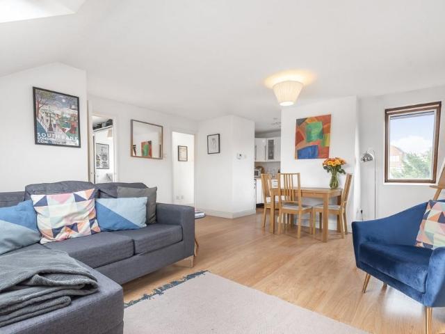 Alexandra Road, Wimbledon, London, SW19 1 bed flat to rent £1,850 pcm £427 pw