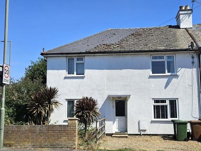 Alexandra Road, Ashford, Middlesex, TW15 3 bed terraced house to rent £2,300 pcm £531 pw