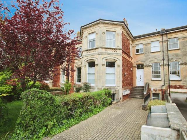 Alexandra Road, Bristol BS8 2 bed flat to rent £1,900 pcm £438 pw