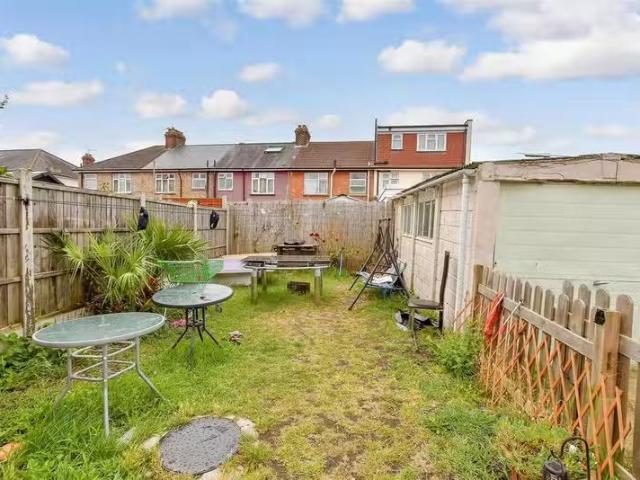 Alexandra Road, Chadwell Heath, Esinteraction 5 bed semi detac.